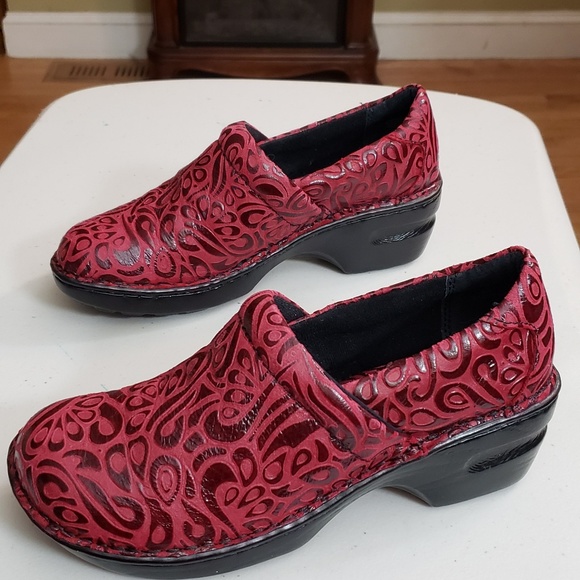 b.o.c. | Shoes | Womens Boc Red Embossed Clogs Peggy | Poshmark